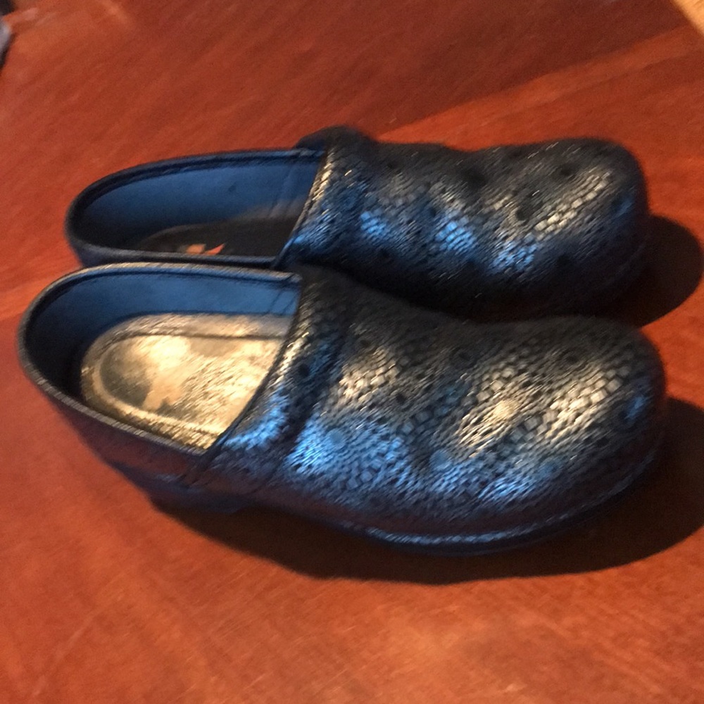 Dansko Metallic Texture Print Leather Clogs Shoes Siz… - Gem